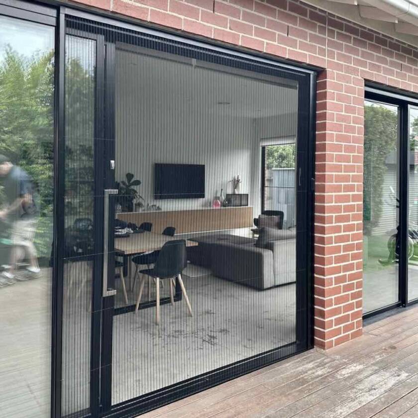 What Are the Benefits of Roller Fly Screen for Windows? - Dreamfly Screen